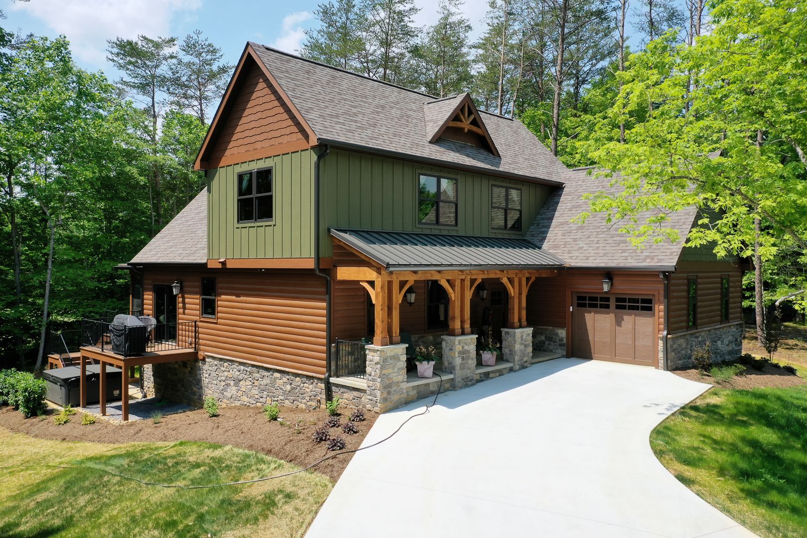 Bourbon Bear Cabin Tennessee - The Heart of the Smokies